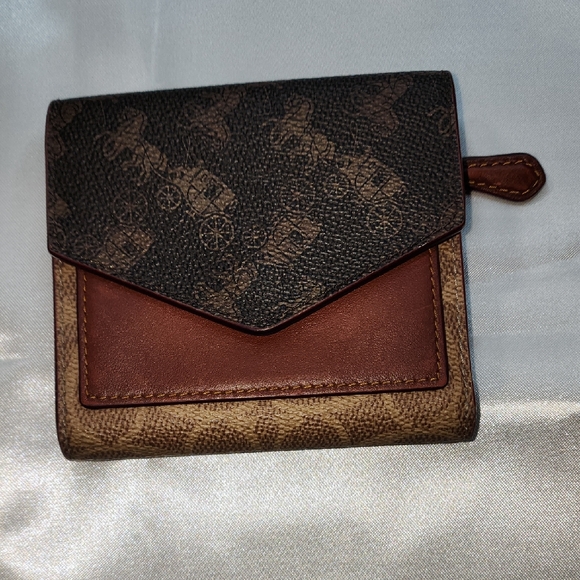 Coach | Bags | Coach Wyn Small Wallet With Horse And Carriage Print In ...